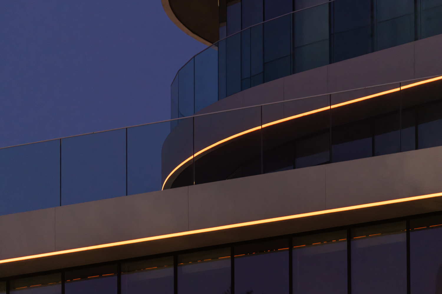 The Wings – LIGHTING MAGAZINE